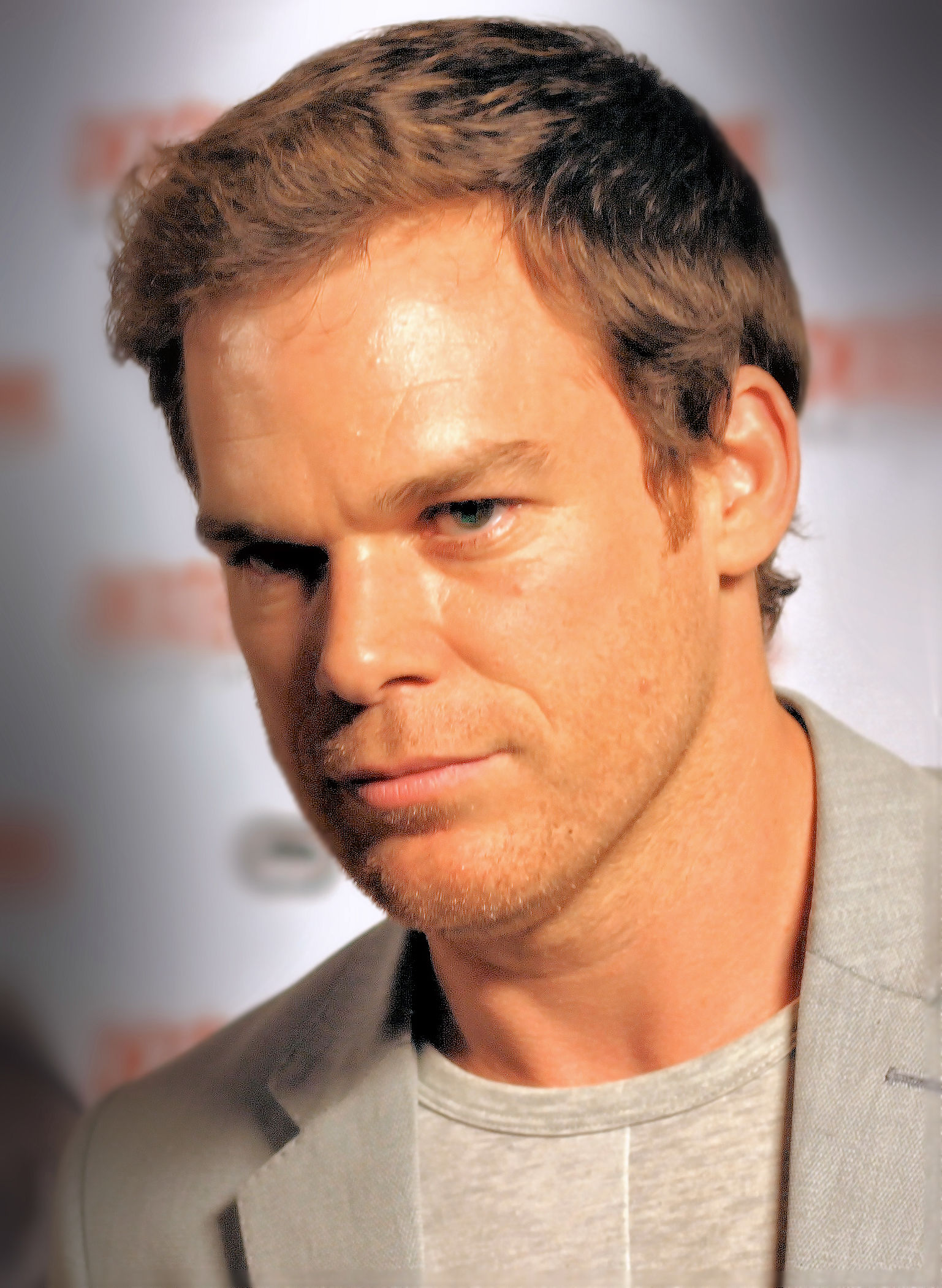 Michael C. Hall - MasRosa.com